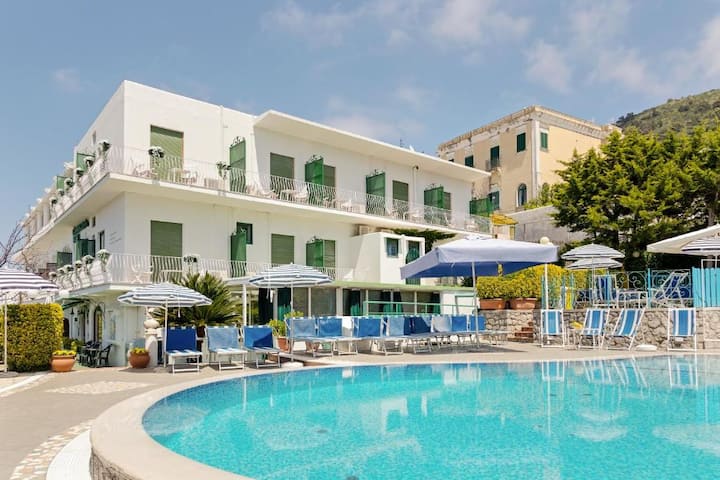 Camera Basic Singola Interna - Piscina - Capri