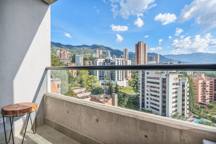 Apartamento De Dos Habitaciones En Poblado - Medellín
