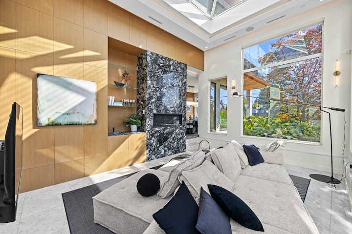 Modern Smart Home Oasis|private Pool, Ocean Views - Vancouver