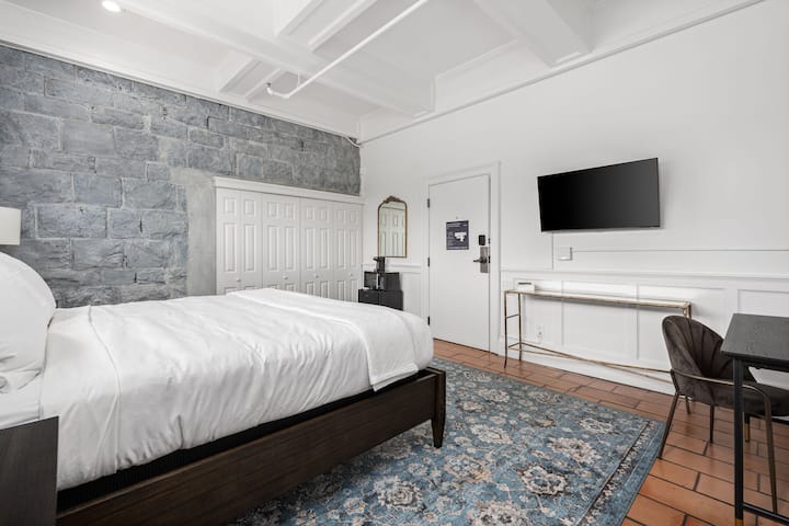 Sonoma Stonehouse, King Room At Boutique Hotel - Santa Rosa, CA