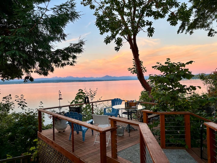 Beachfront Langley Cottage - Hat Island