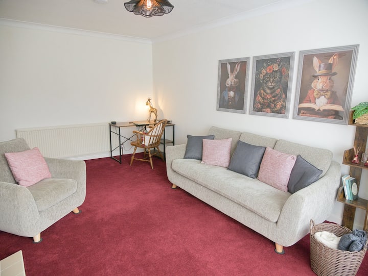 Peaceful 2-bed Bungalow - 10 Minutes To Coast - Portsmouth