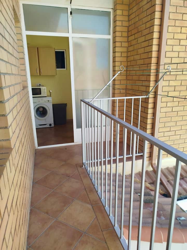 Amplio Piso En 1ª Planta - Loja