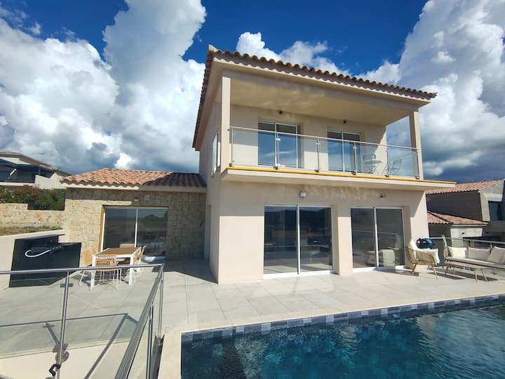 Villa Vue Mer, à Deux Pas De La Plage De Lozari. - Belgodere