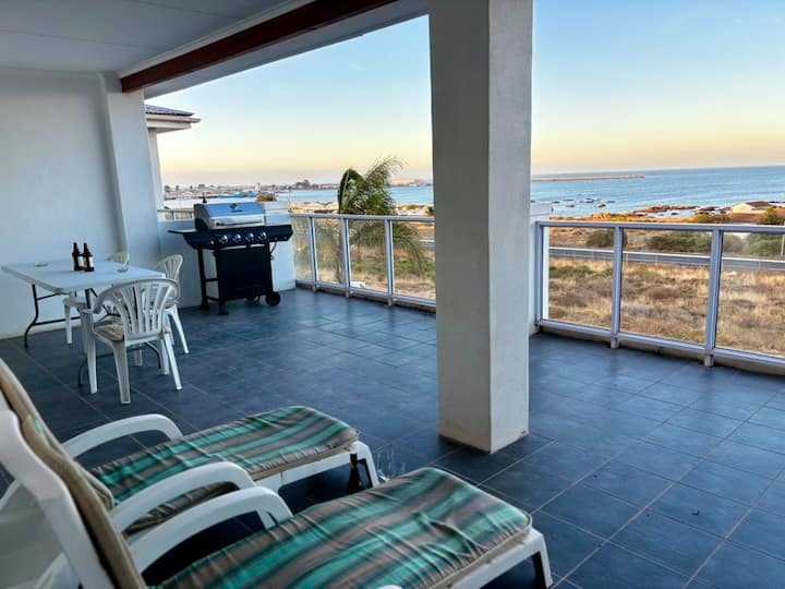 Wild Thyme To Unwind • Beachside Home Stay - Saint Helena Bay