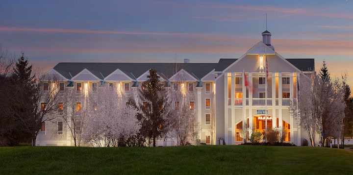 North Conway Grand Hotel - One Bedroom Suite - Conway, NH