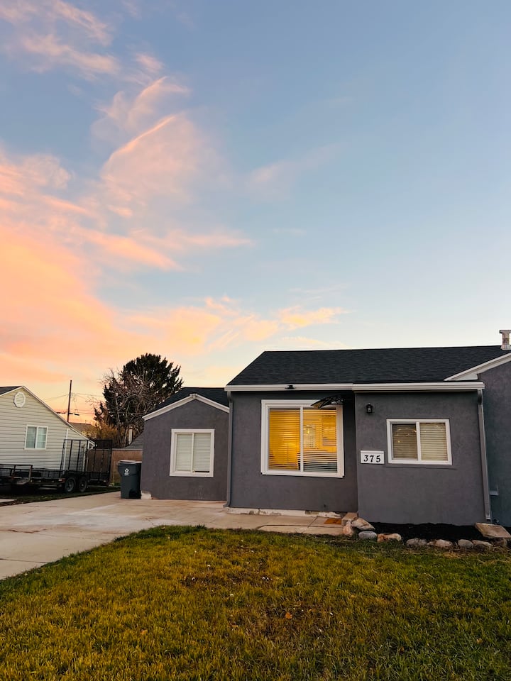 Cozy Retreat | Pet-friendly 30 Days + Welcome! - Lehi, UT