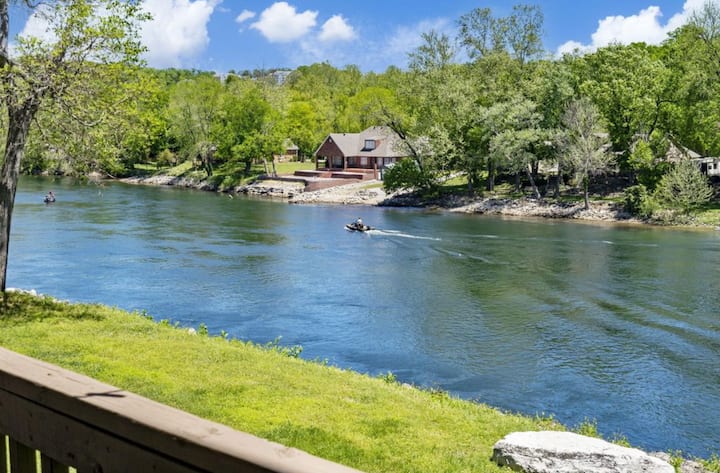 Trout Perch -Waterfront - Branson, MO