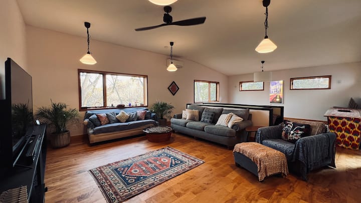 House On The Hill - Charlottesville, VA