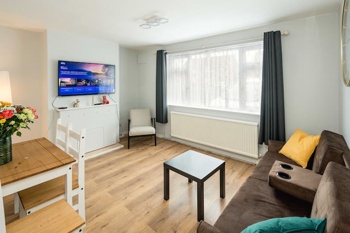 Cozy 2-bed By Luton Airport - ルートン