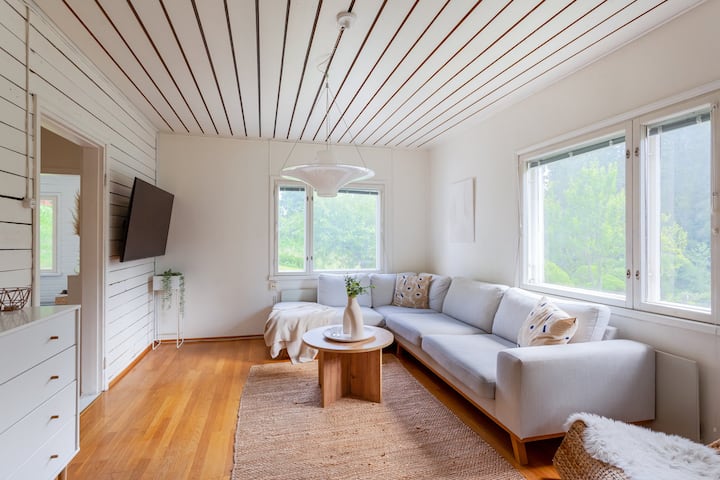 Tunnelmallinen Koti Puusaunalla Ja Isolla Pihalla - Salo, Suomi