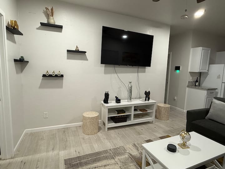 The Hidden Gem - Porterville, CA