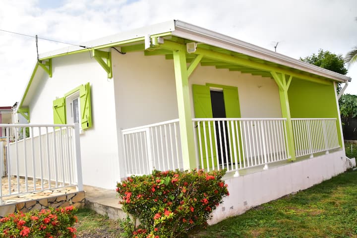 Bungalow Créole Avec Terrasse - Calme - Saint-François
