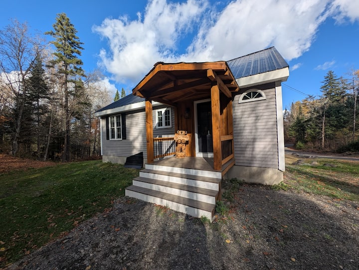 Roy's Retreat Camp Home With Trail Access! - Pittsburg, NH