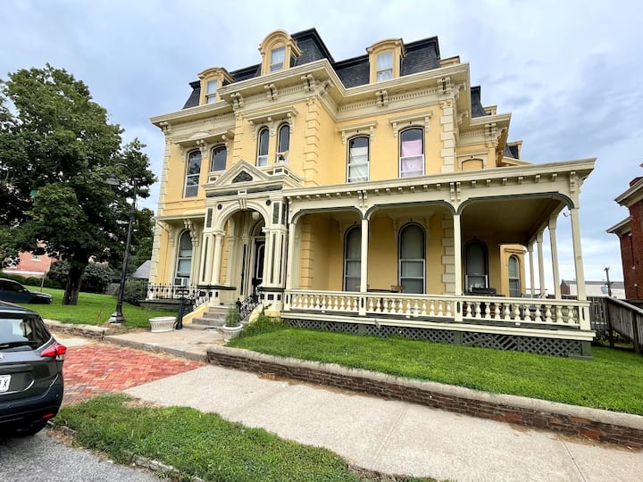 Lemon House - Saint Joseph, MO