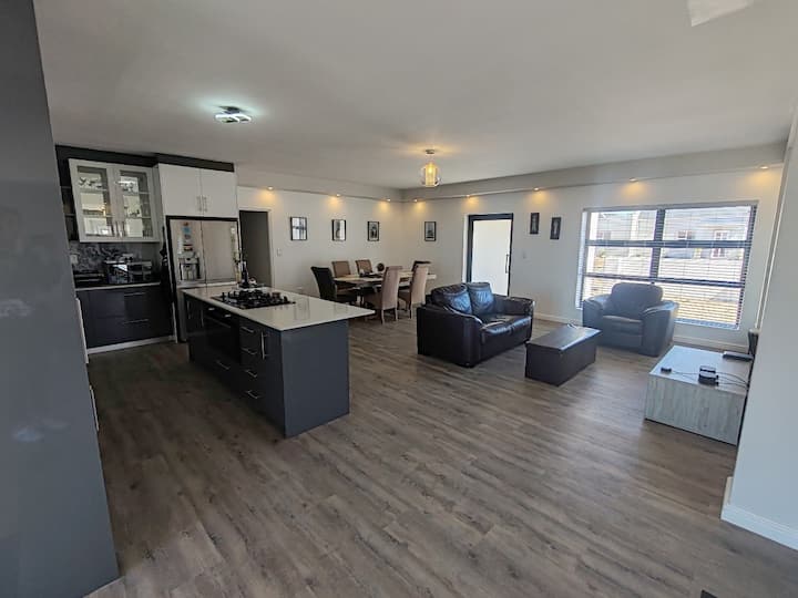 The Lion's Crest - Jacobs Bay