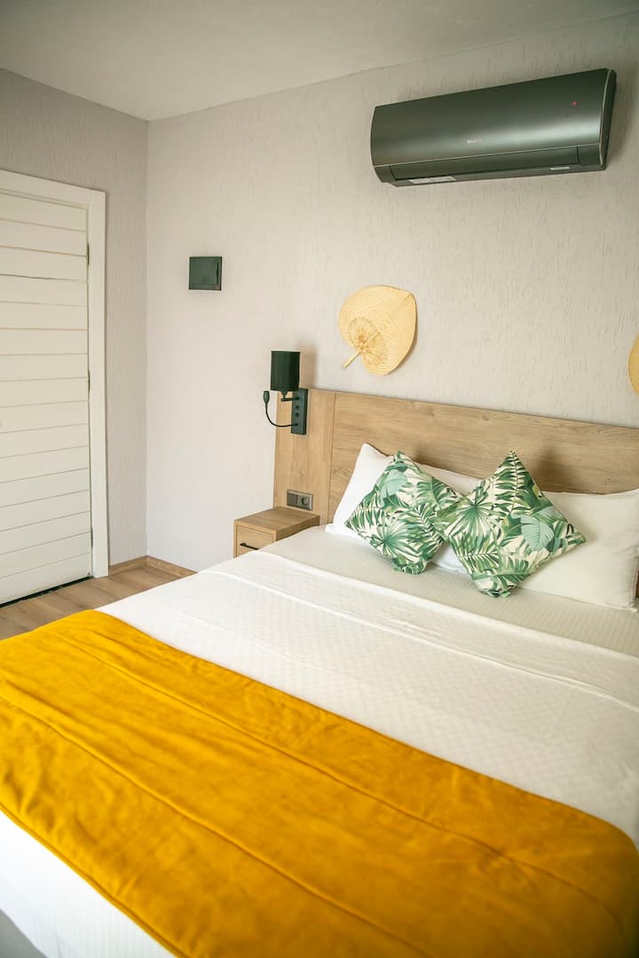 Bed And Breakfast At Ortakent Beachfront Facility - Turgutreis