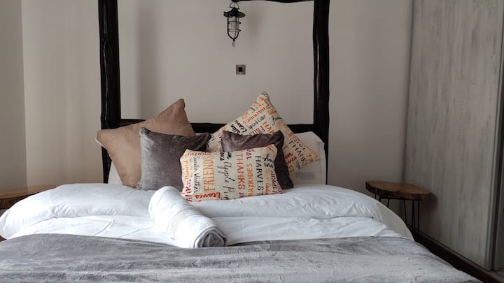 Riara Road - Luxurious 2br/2bath/wifi/work Station - Kenya