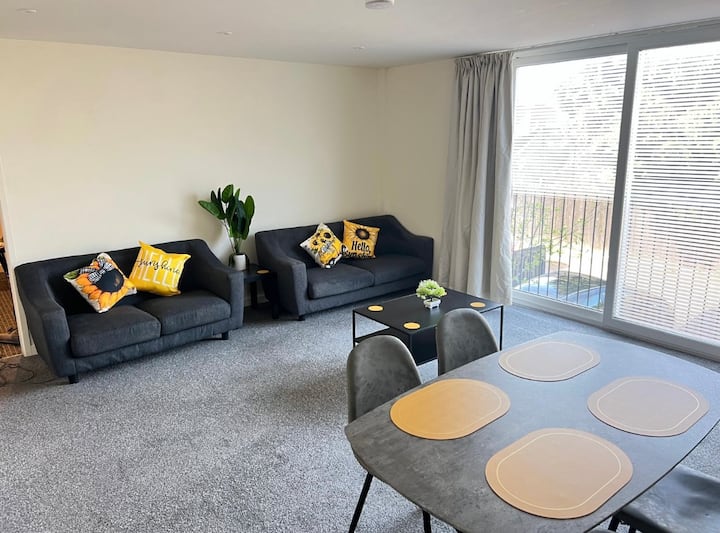 Contractor Convenience, High Speed Wi-fi, Parking - Southampton