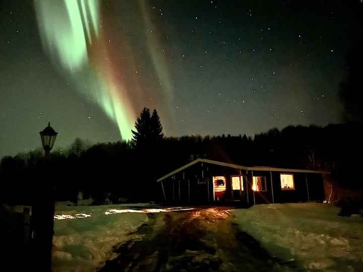 Cozy Old Cabin, Close To Hiking And Skiing Trails - Norway