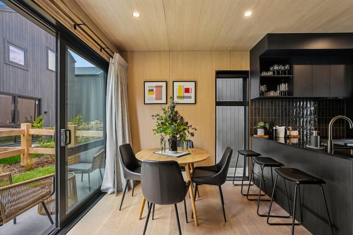 The Luxe Nook, Central, 2 Bedrooms, Parking! - Arrowtown