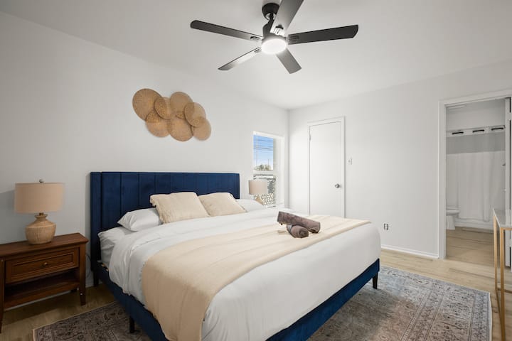 Cozy King Bed • Fast Wi-fi • ~5m To Downtown! - Far West Boulevard – Austin