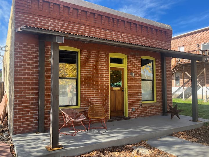 Historic Two-bedroom Across From Riverside Park - Arkansas Headwaters Recreation Area, Salida