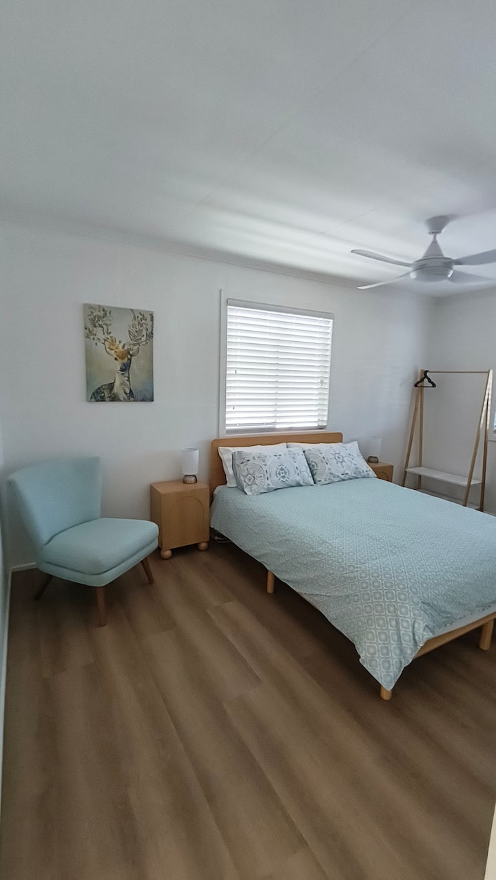 Relaxing Retreat For A Couple - Tin Can Bay