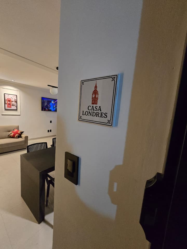 Casa Londres – Loft Amplo, Confortável  E Elegante - Barra, Brasil