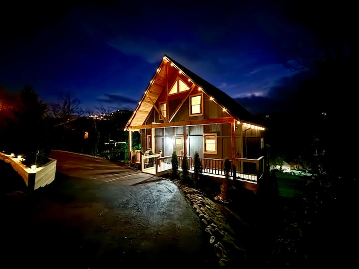 Life’s A Beech*walk To Ski Slopes*thanksgiving - Beech Mountain, NC