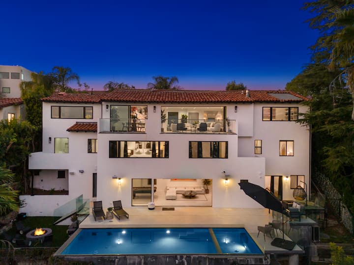 Hollywood Hills Villa: Luxury Home With 5* Views - Hollywood, CA