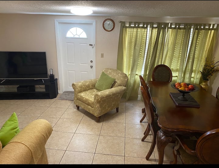 Cozy, Family-friendly Home, In The Heart Of Swfl - Fort Myers, FL