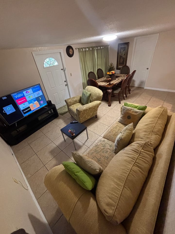 Cozy And Centrally Located! - Fort Myers