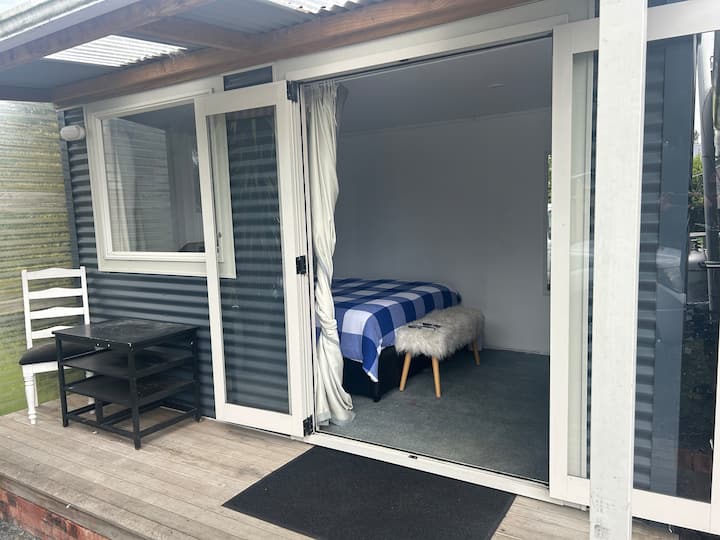 Sunny Side - Milton, New Zealand