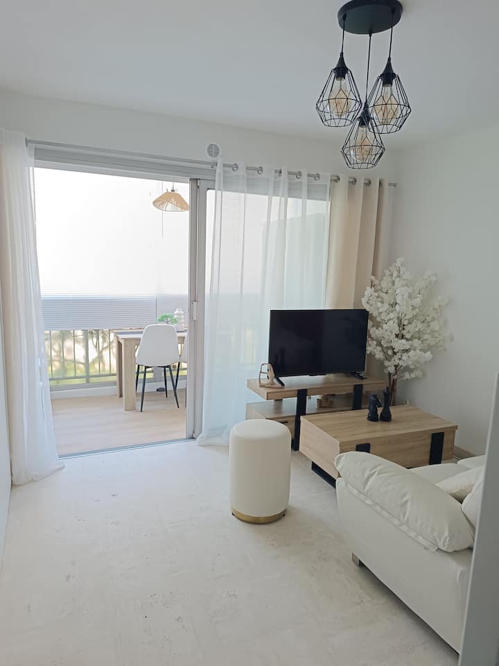 Studio 23m2+6m2 Terasse 
Rc - Mandelieu-La Napoule