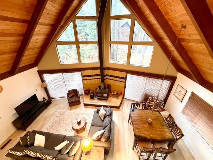 Cozy, Tree-tucked Cabin - Truckee, CA