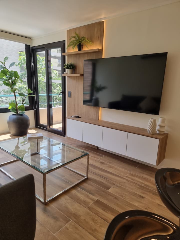 Departamento Moderno Y Tranquilo En Barrio El Golf - Las Condes