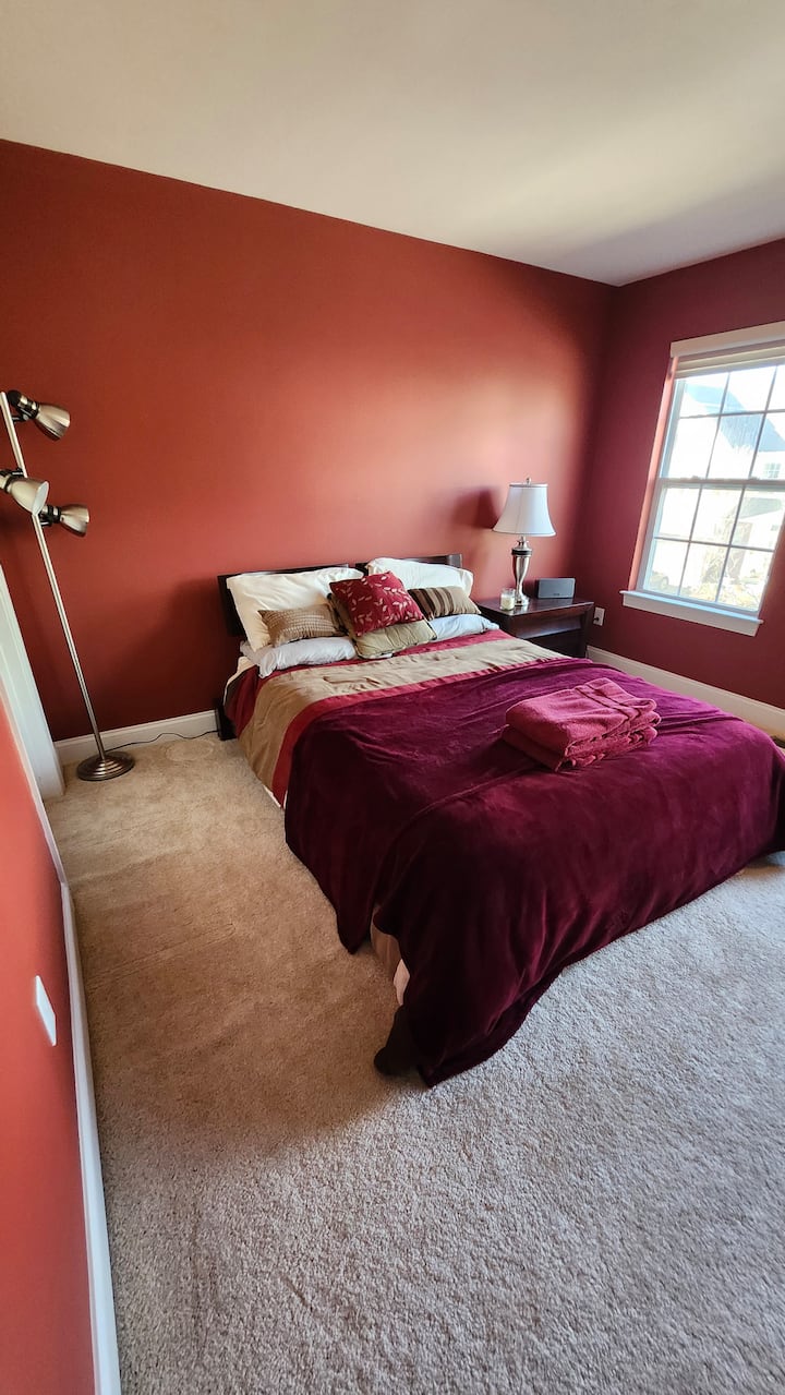 Cozy Queen Room • Walk To Longwood • Free Parking - Kennett Square, PA