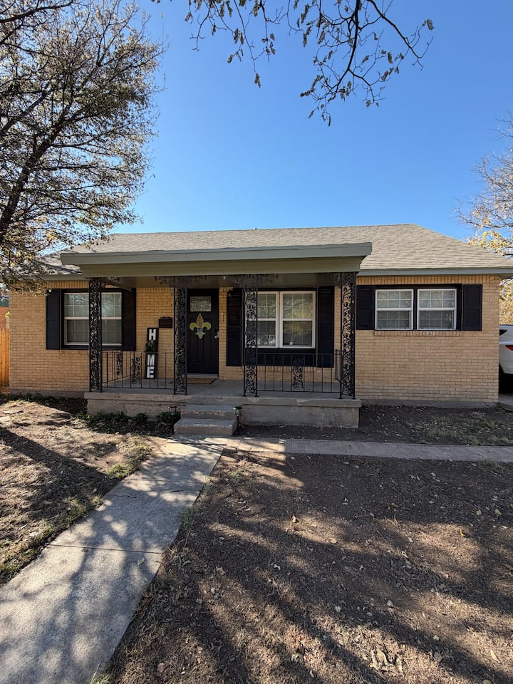 Badger Den - Riptide, Amarillo