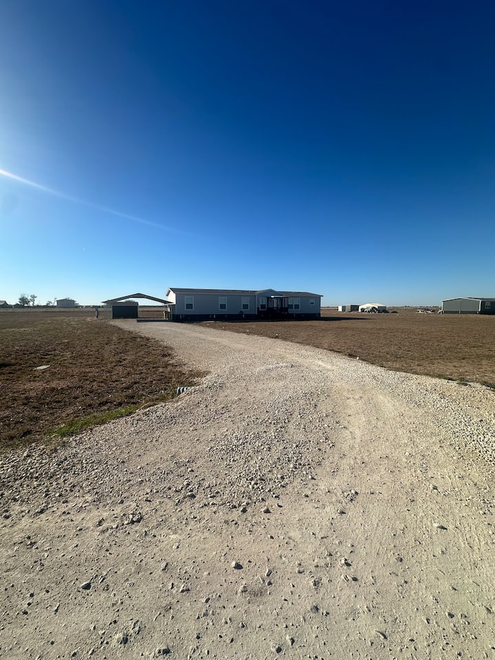 Peaceful Country Stay•spacious Four Bedroom Home• - Abilene, TX