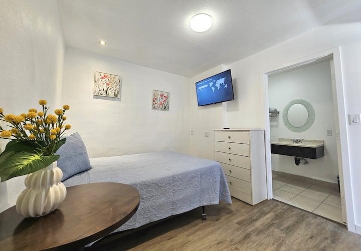 Quiet Desert • Full-size Bed • Restful Stay - Death Valley