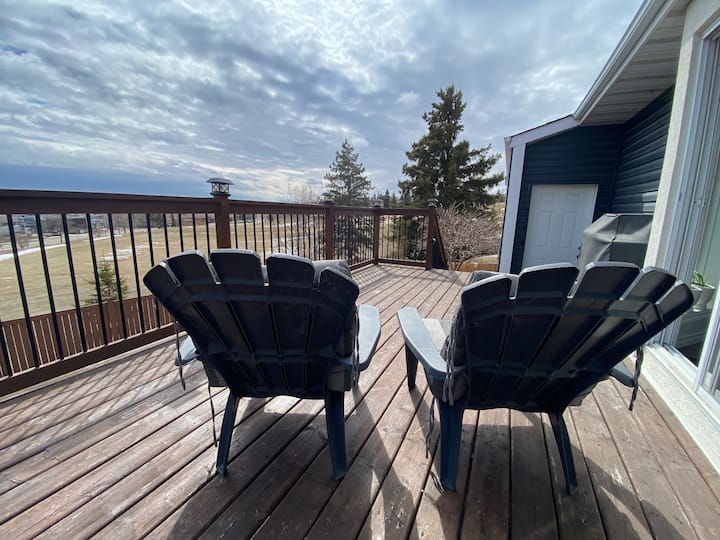 Modern Classy Home W/panoramic Views - St. Albert