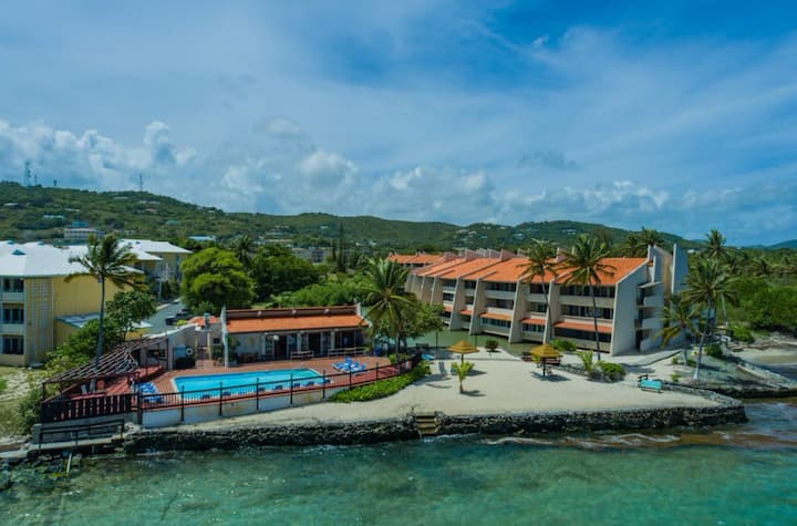 Oceanfront Luxury - Steps To Beach & Restaurant - Saint Croix