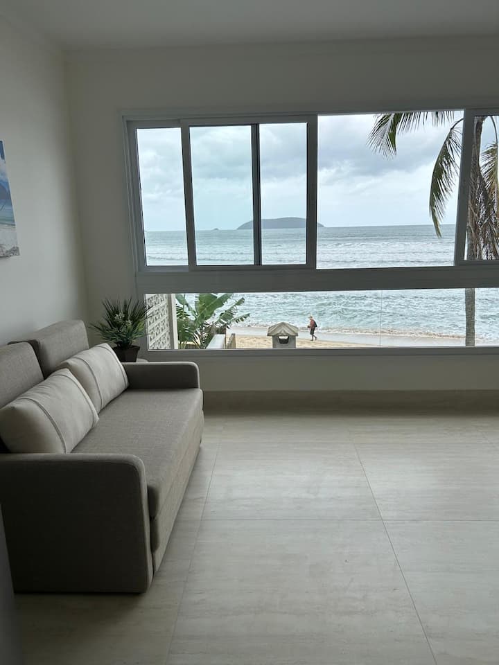 Apto 03 – Pé Na Areia, Vista Panorâmica Para O Mar - Brazil