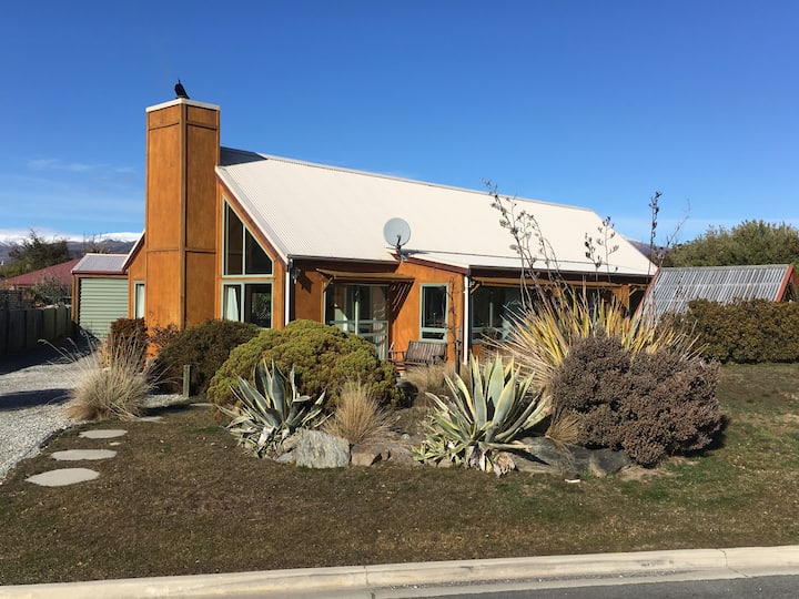 Quiet, Sunny, Central Wanaka Holiday House - Wanaka