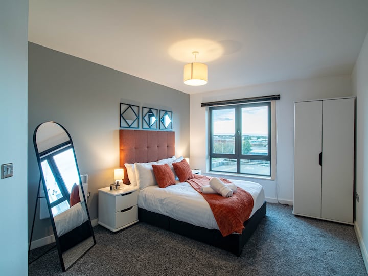 Balcony Waterside 2-bed Apartment Central Leeds - Leeds