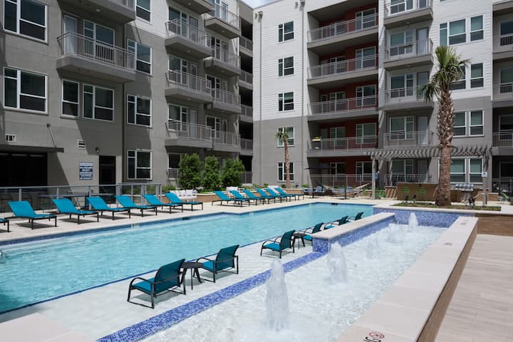 Free Parking In Building | Plano | King | W/d - Plano, TX