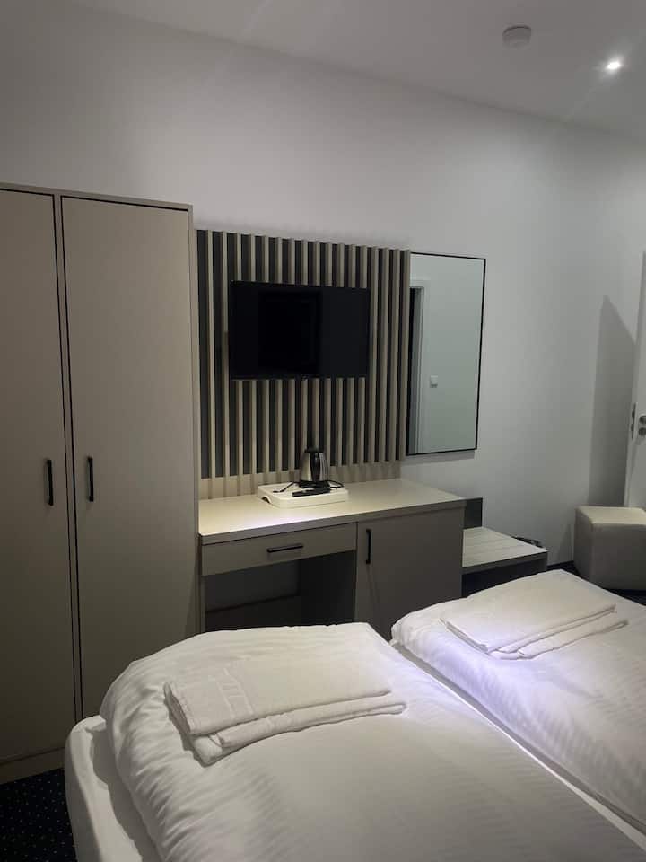 Standard Doppelzimmer Mit Eigenem Bad Nr. 3 - Ingolstadt