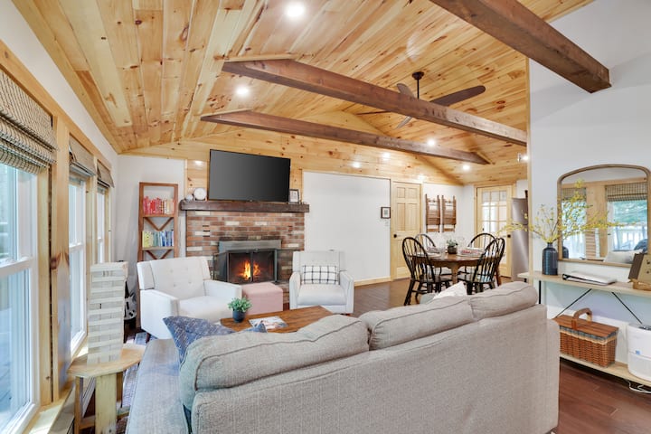 Attn: Group Vacationers! Two Neighboring Homes - Arrowhead Lake, PA