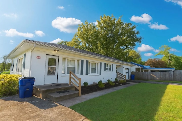 Modern Comfort Near Lee U. – Cozy & Convenient! A - Cleveland, TN